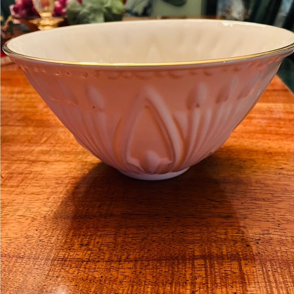 Lenox | Dining | Lenox Cream Colored Gold Rim Serving Bowl 9 In ...